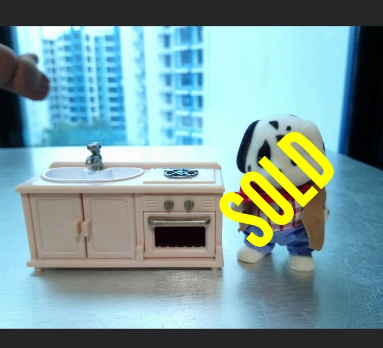 Sylvanian cooker, Hobbies & Toys, Toys & Games on Carousell
