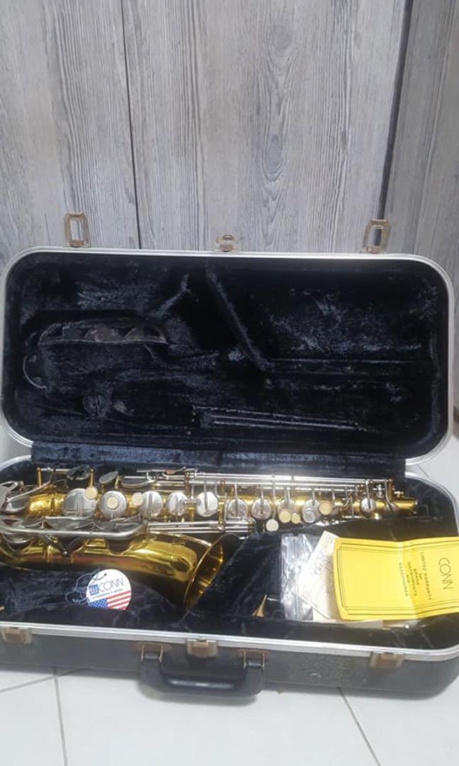 Conn 20M Alto Saxophone, Hobbies & Toys, Music & Media, Musical ...