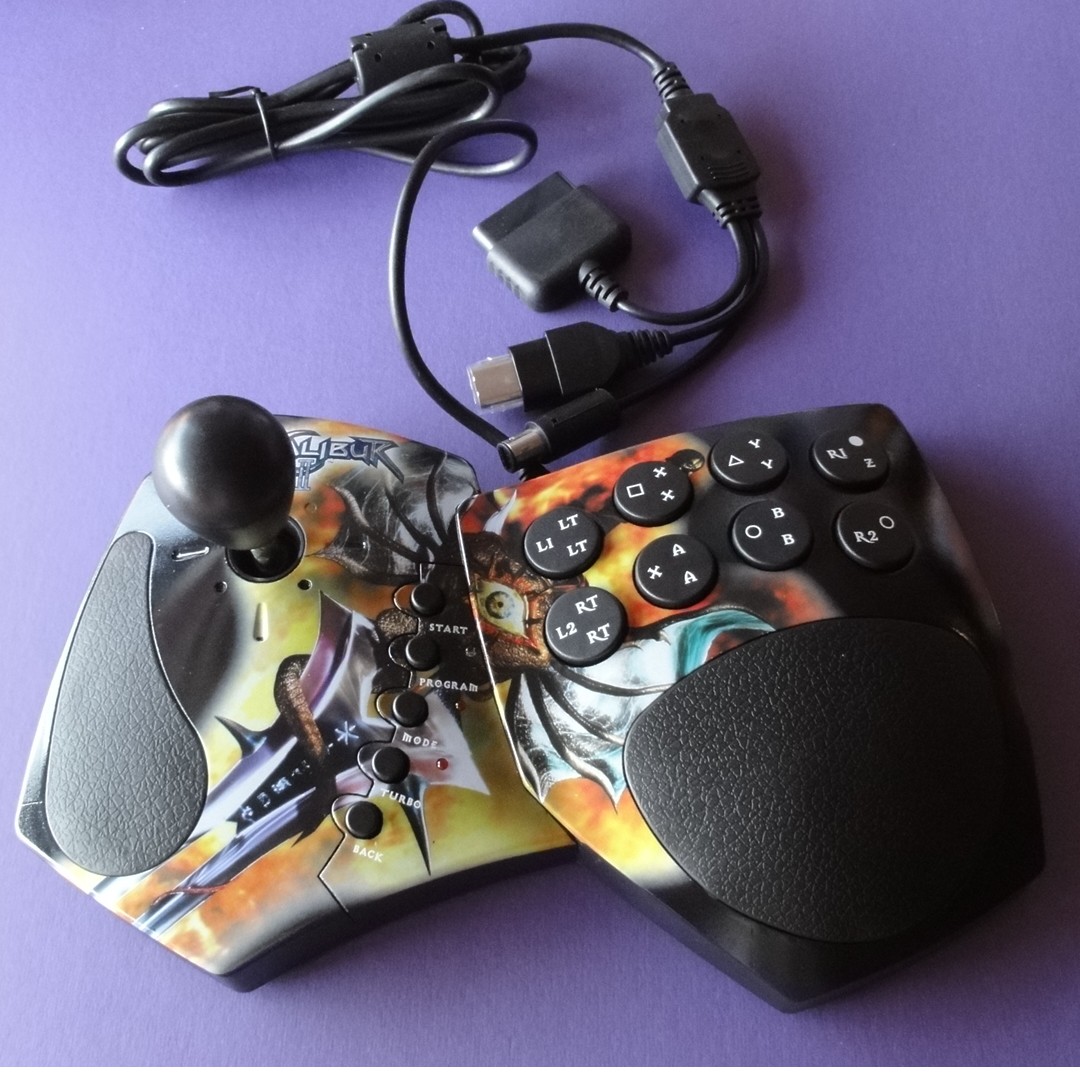 一隻經典的Joystick, 比PS2, Xbox 及Game cube三用,市面上己好少見., 電子遊戲, 遊戲機配件, 手掣 ...