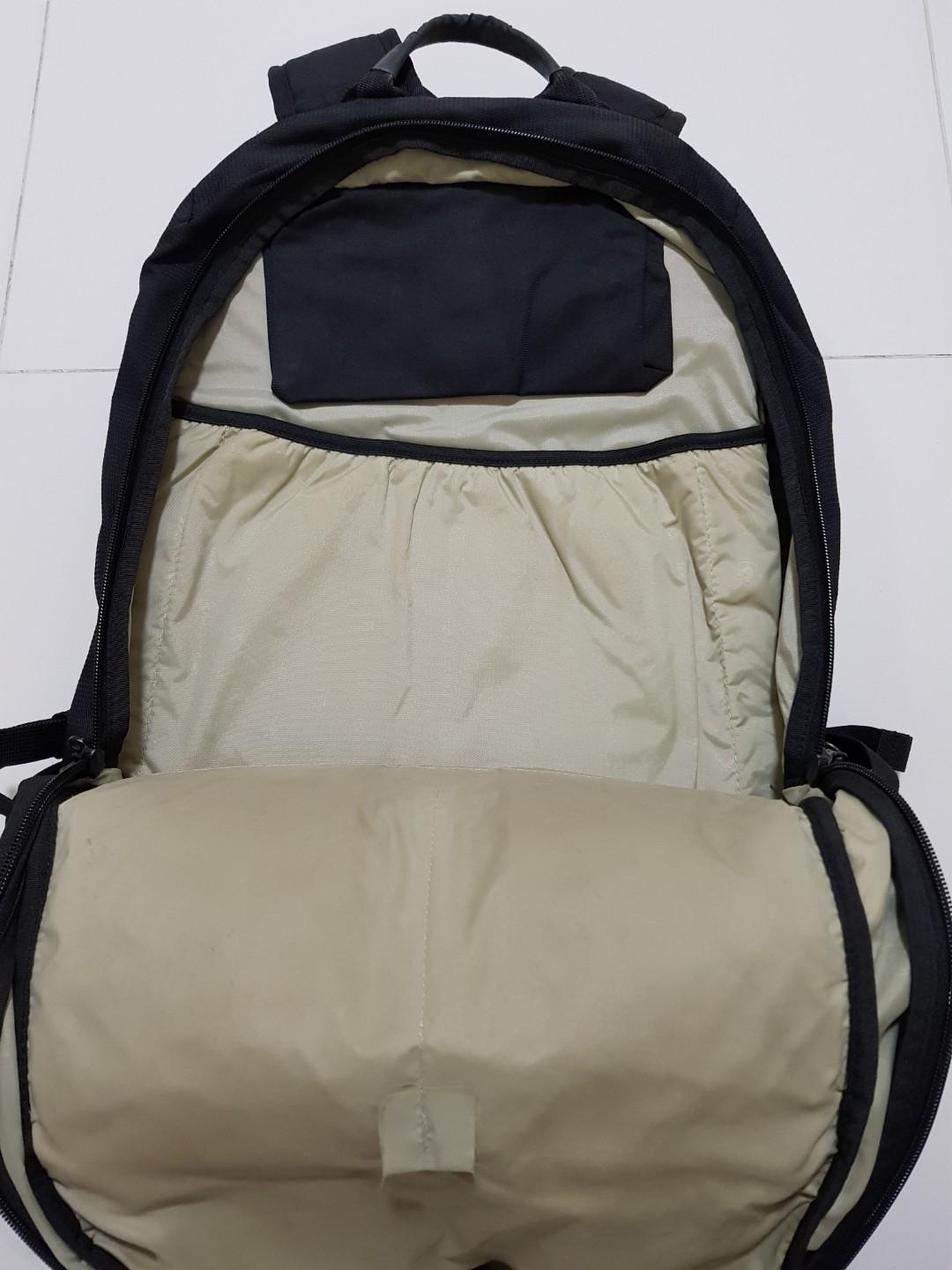 Pacsafe 32 liters Backpack, Luxury, Bags & Wallets on Carousell