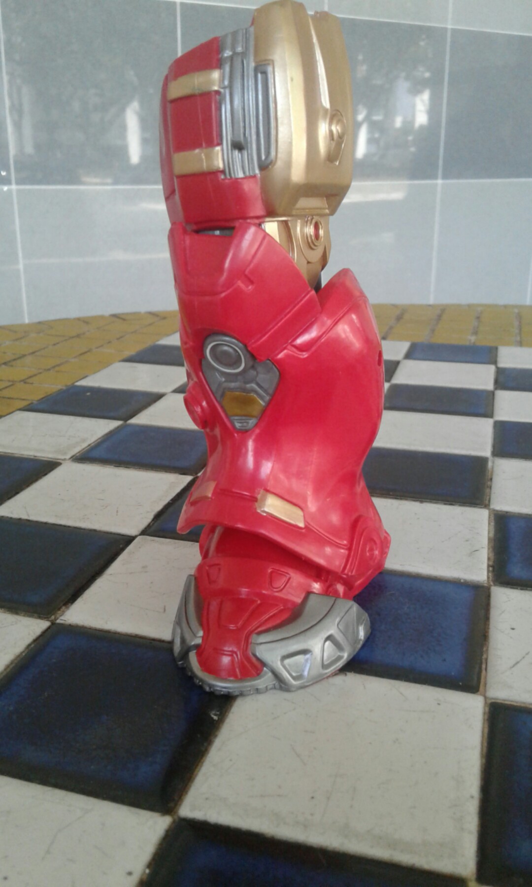 hulkbuster marvel legends right leg, Hobbies & Toys, Toys & Games on ...