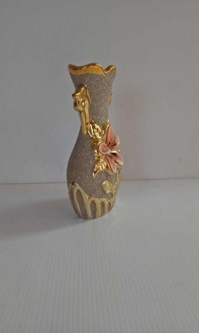 Vas bunga cantik dari keramik, Desain & Kerajinan Tangan, Barang ...