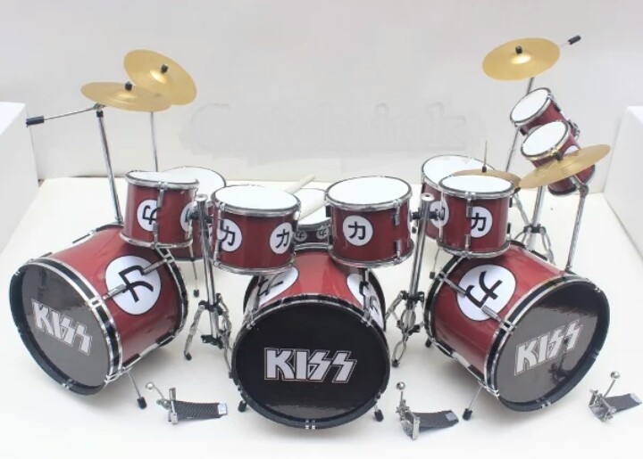 DRUM NINIATUR KISS ERIC CARR TRIPLE BASS PEFAL, Musik & Media, Alat di ...