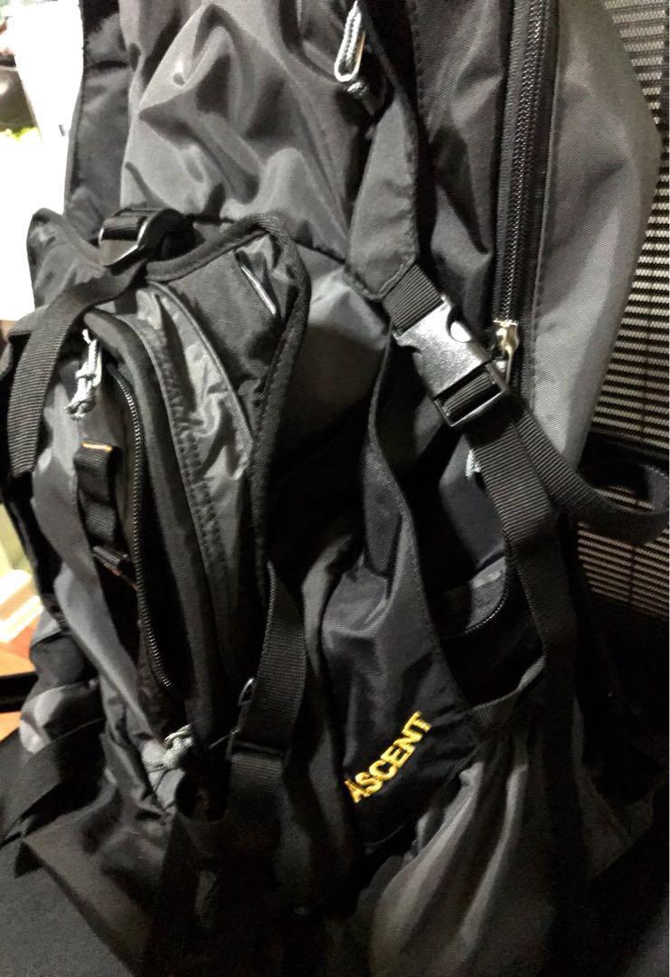 Sandugo Ascent Black Backpack, Men's Fashion, Bags, Backpacks on Carousell