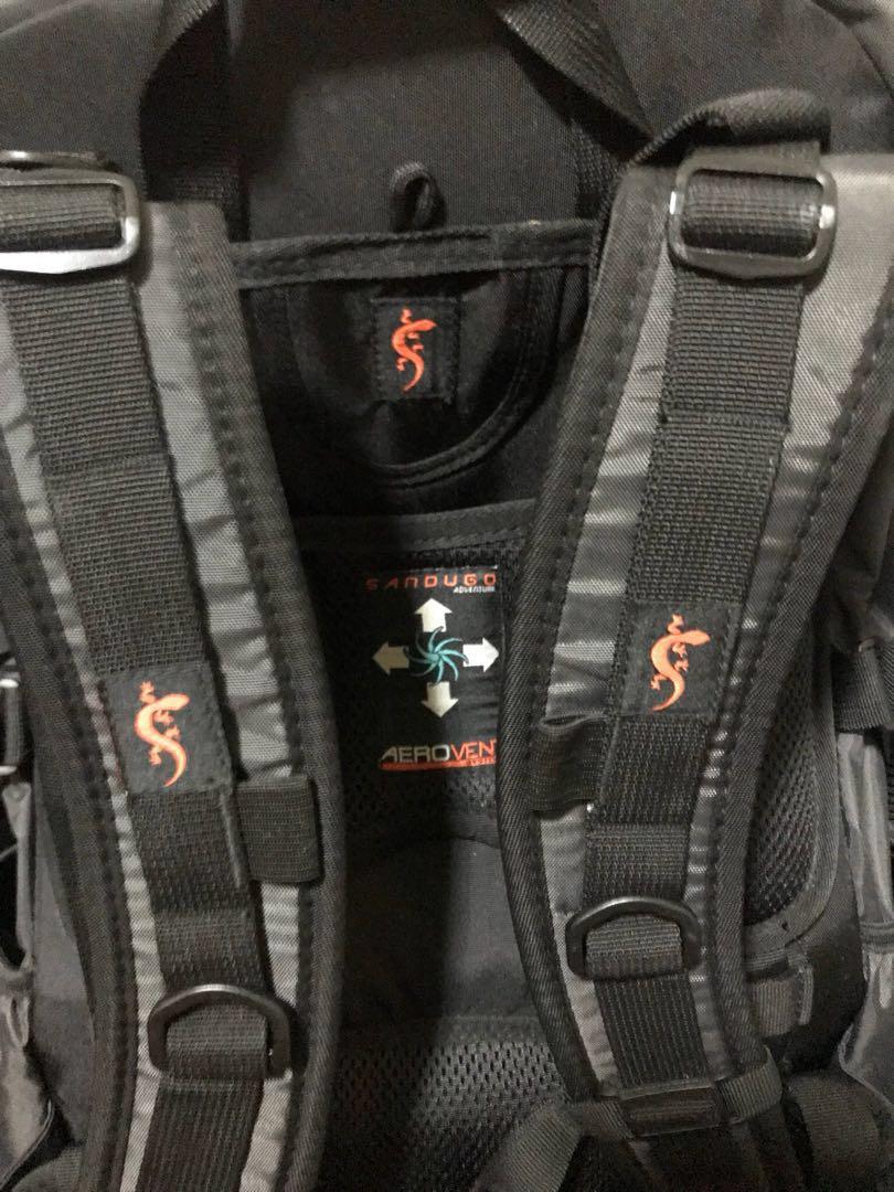 Sandugo Ascent Black Backpack, Men's Fashion, Bags, Backpacks on Carousell