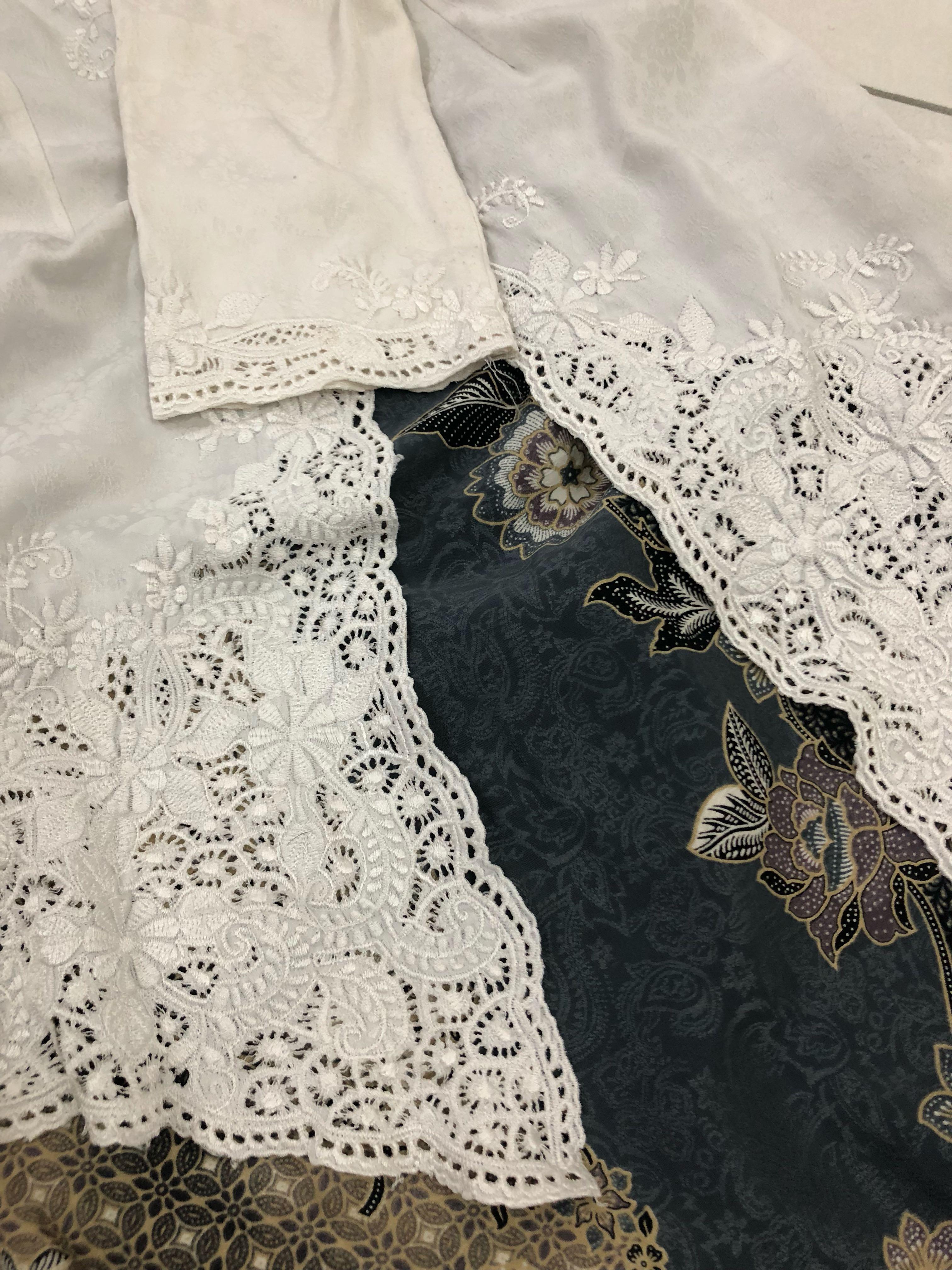 White Kebaya Sulam with Batik, Women's Fashion, Muslimah Fashion, Baju ...