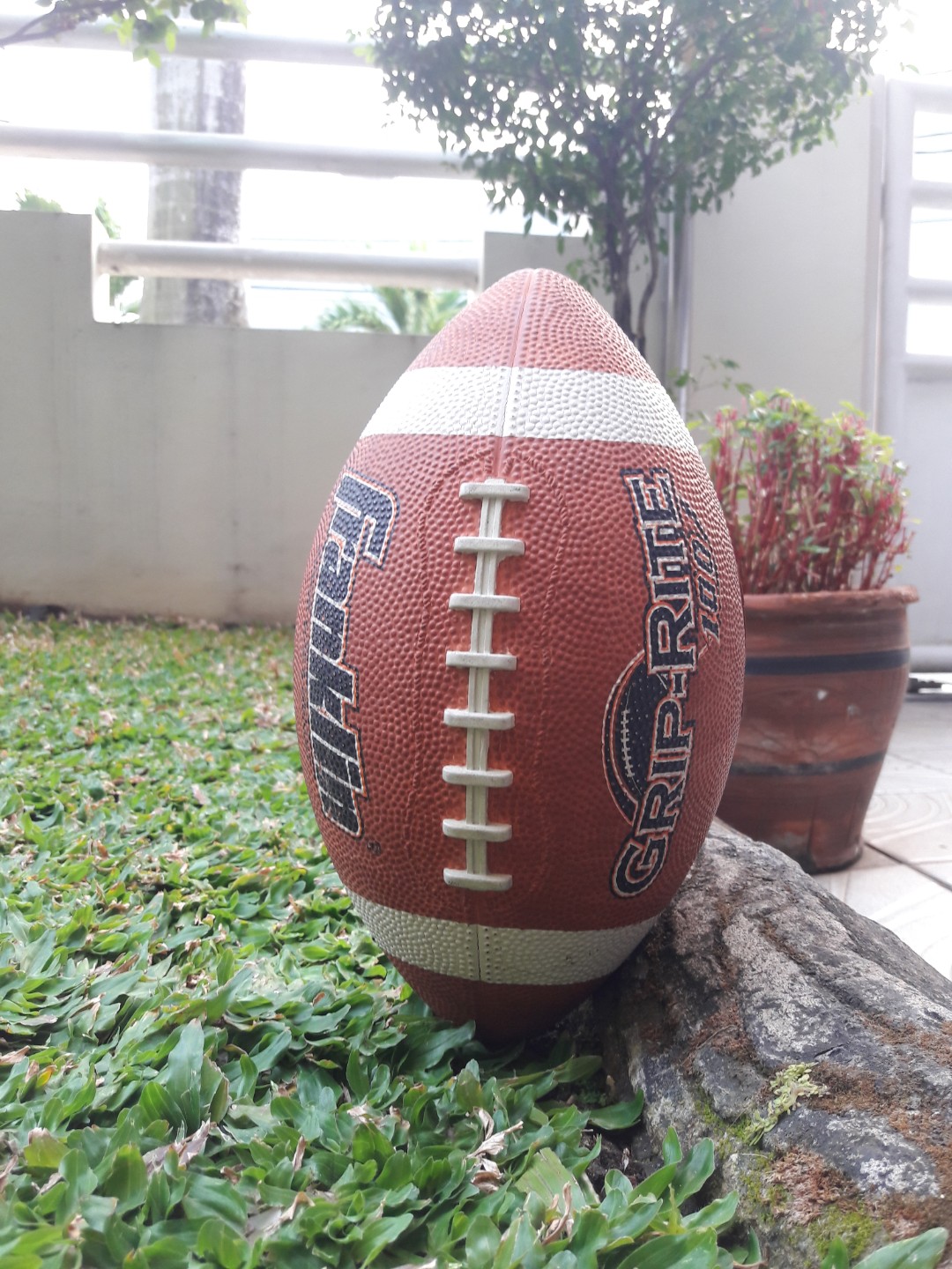 Bola futbol / rugby merk Franklin (ori), Olah Raga, Perlengkapan ...