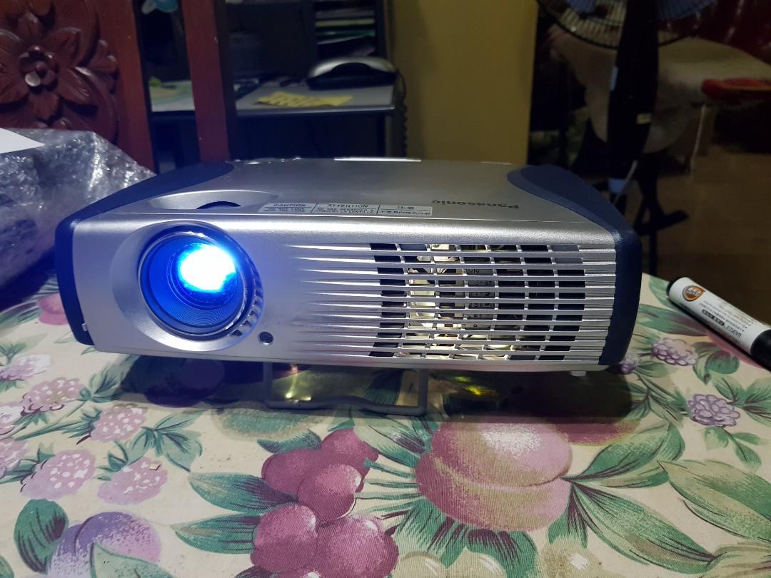 BUNDLE Laptop and Projector Free Powerpoint Presentor, TV & Home ...