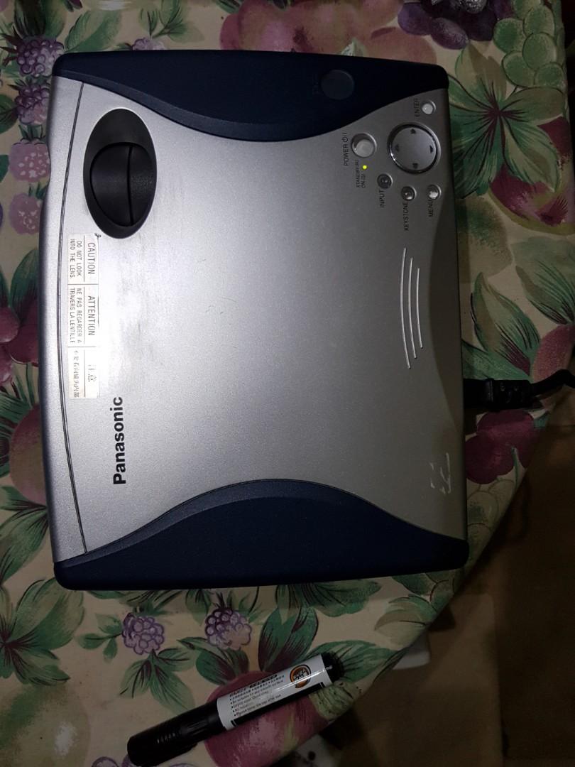 BUNDLE Laptop and Projector Free Powerpoint Presentor, TV & Home ...