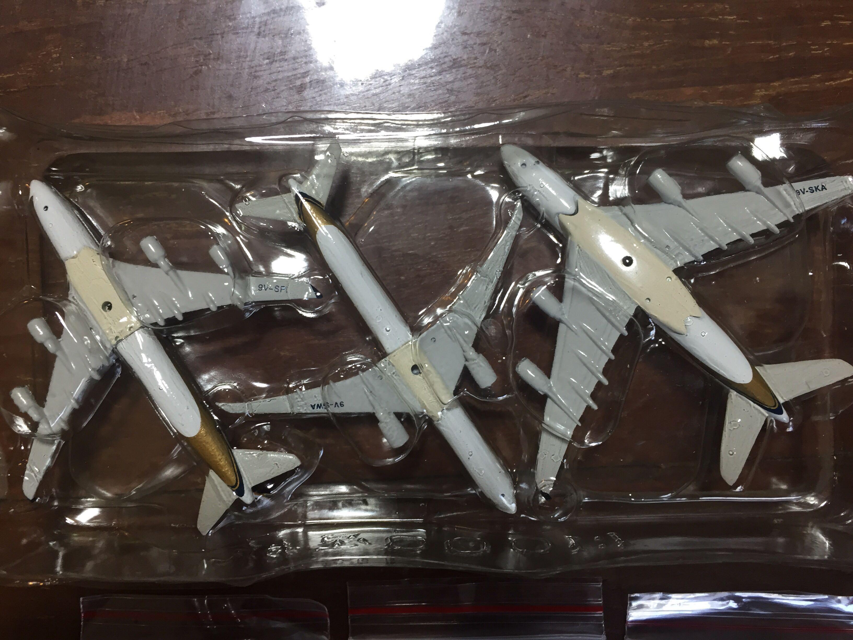 Limited Edition Singapore Airlines 1:1000 Scale Models, Toys & Games ...