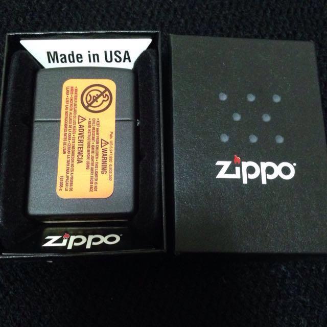 全新STRIDER KNIFE 限量版 Zippo打火機, 興趣及遊戲, 收藏品及紀念品, 古董與其他收藏品在旋轉拍賣