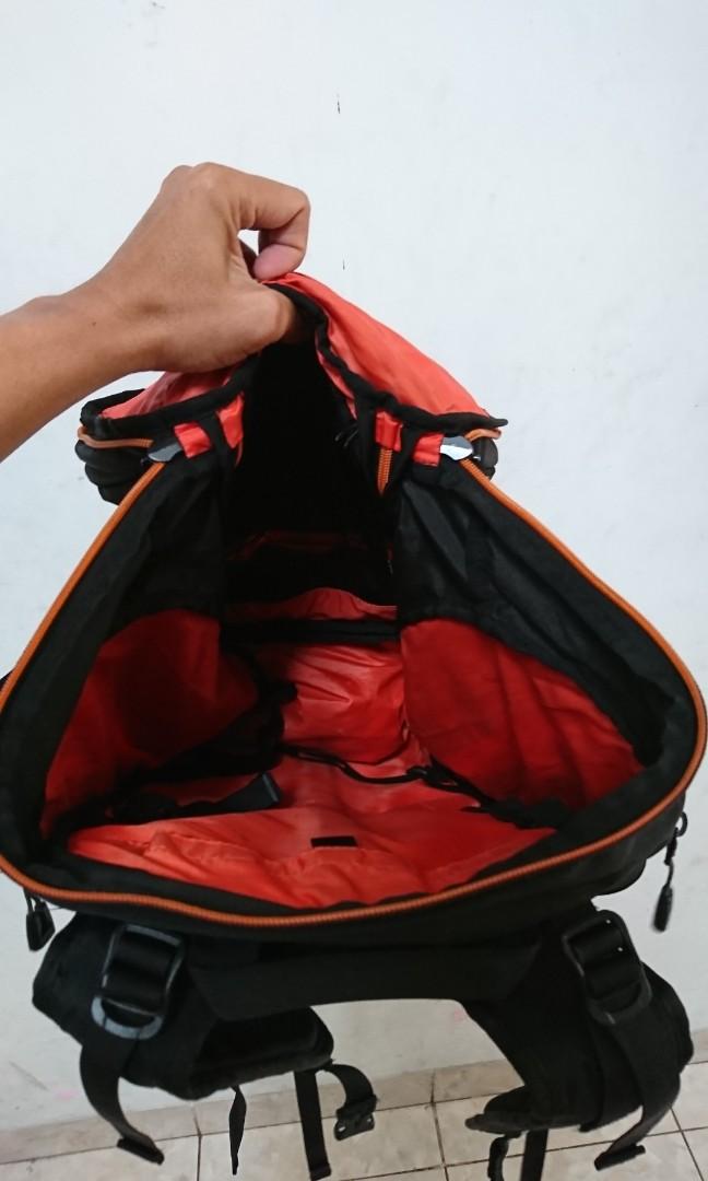 Tas Gunung Eiger Metropod 35 Liter, Fesyen Pria, Tas & Dompet di Carousell