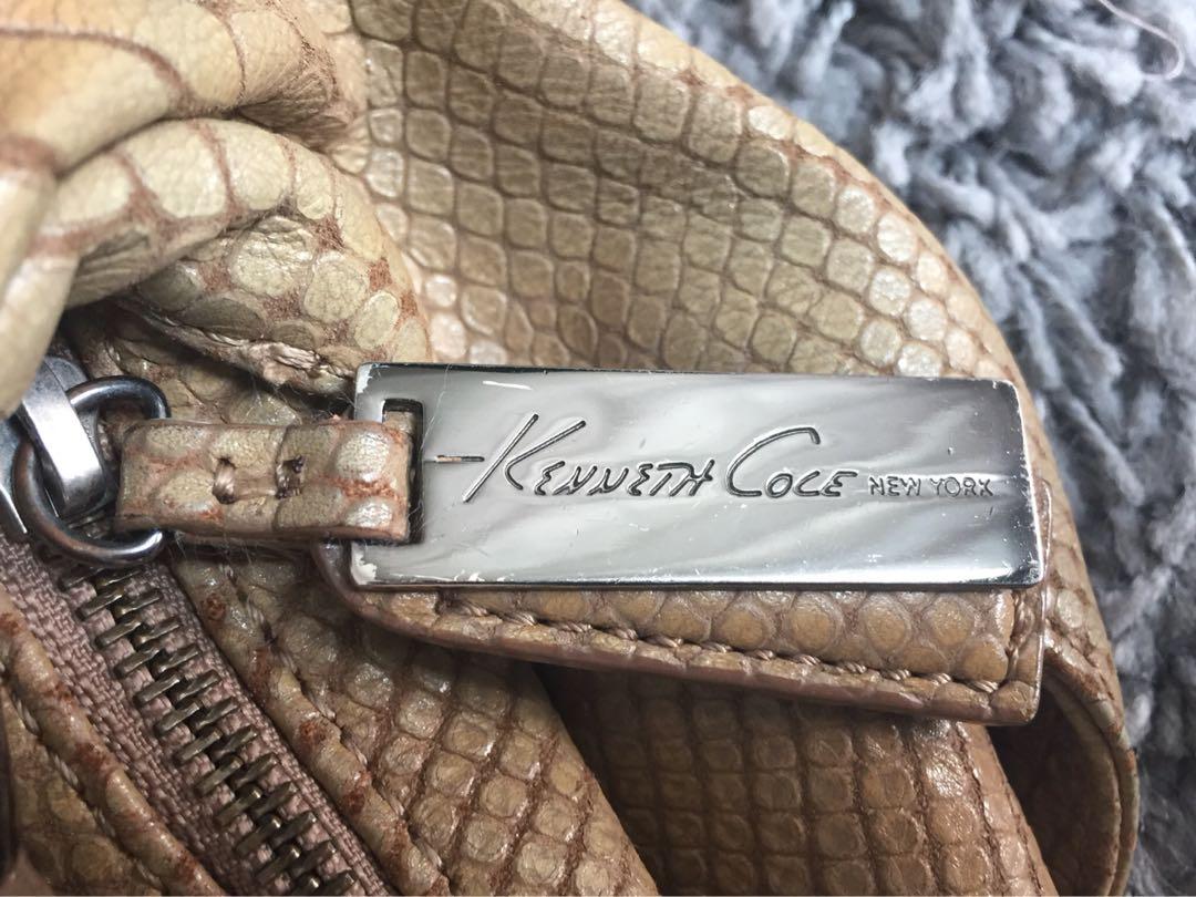 Kenneth Cole Reaction No Slouch Hobo, Luxury, Bags & Wallets on Carousell