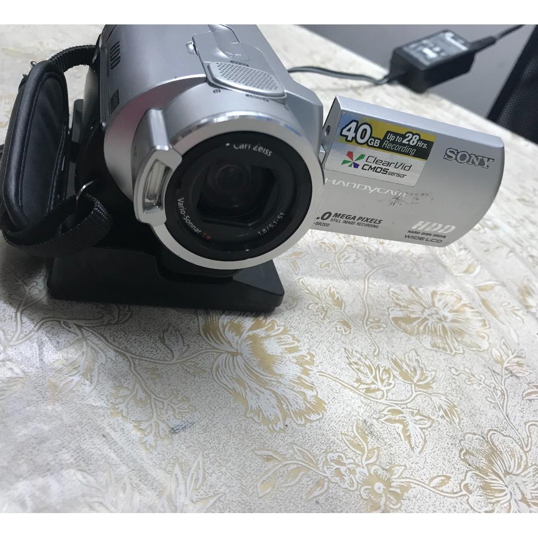 Sony HDD 80XDCR-SR200 CAMERA WITH HANDYCAM STATION DCRA-C171 ...