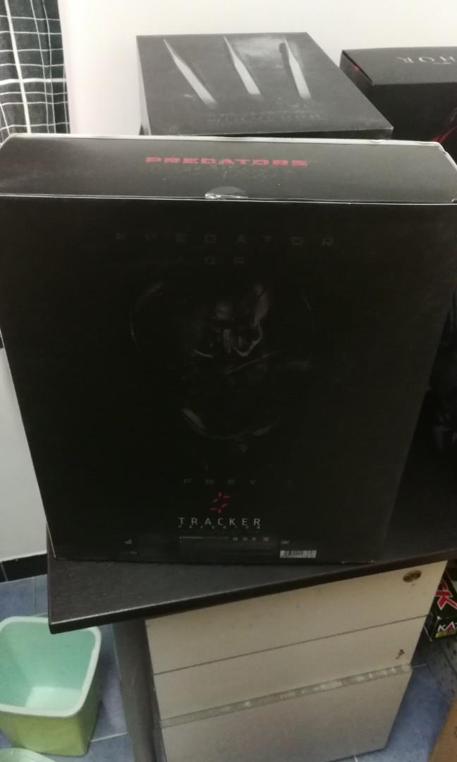 Hottoys 1比6 Hot Toys MMS 147 Predators Tracker Predator With Hound 鐵血戰士, 興趣及遊戲, 玩具 & 遊戲類 - Carousell