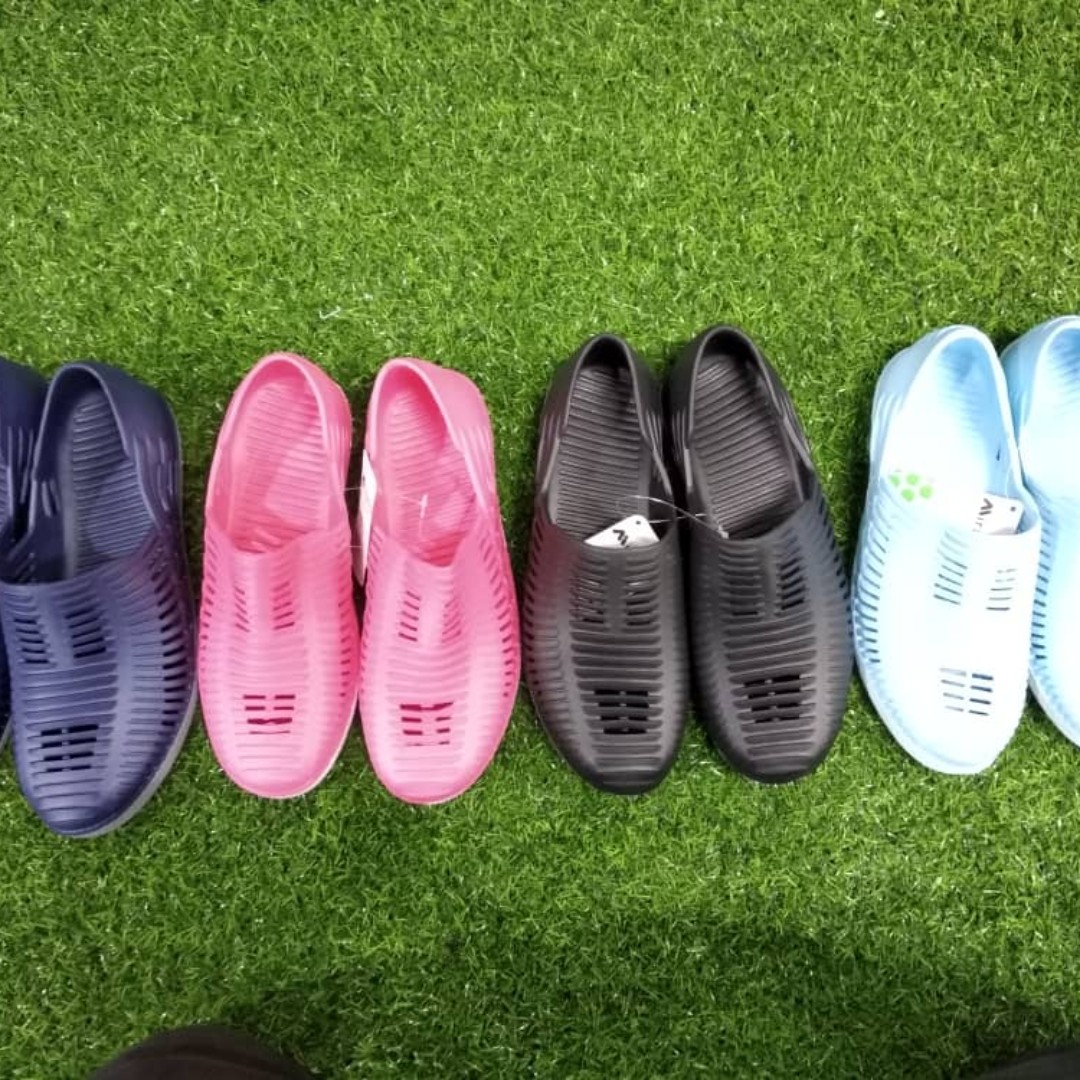 [KASUT GETAH BERWARNA], Looking For on Carousell