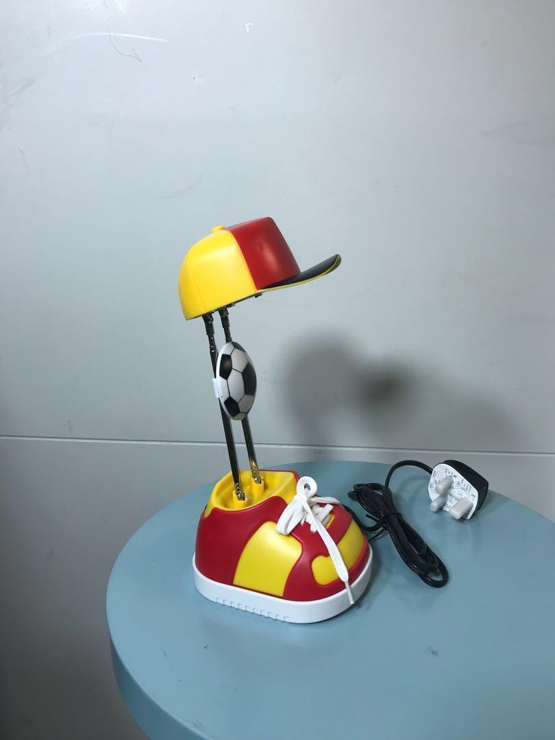 波鞋燈(本人設計) Sport Shoe Lamp(my own design), 傢俬＆家居, 廚具和餐具, 餐桌布和紡織布品 ...
