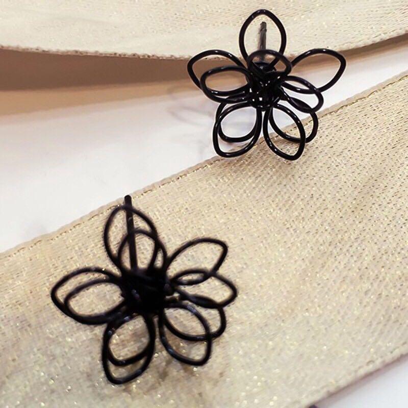 elegent charming small, Women's Fashion, Jewelry & Organisers, Charms ...