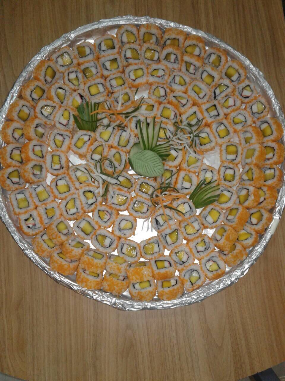 Extra Large Bilao California Maki, Food & Drinks, Fresh Produce on ...