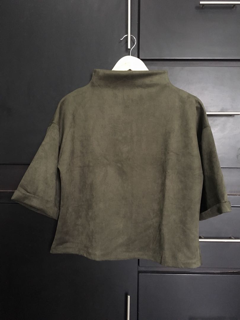Green Army Turtle Neck (hijau lumut), Fesyen Wanita, Pakaian Wanita di ...