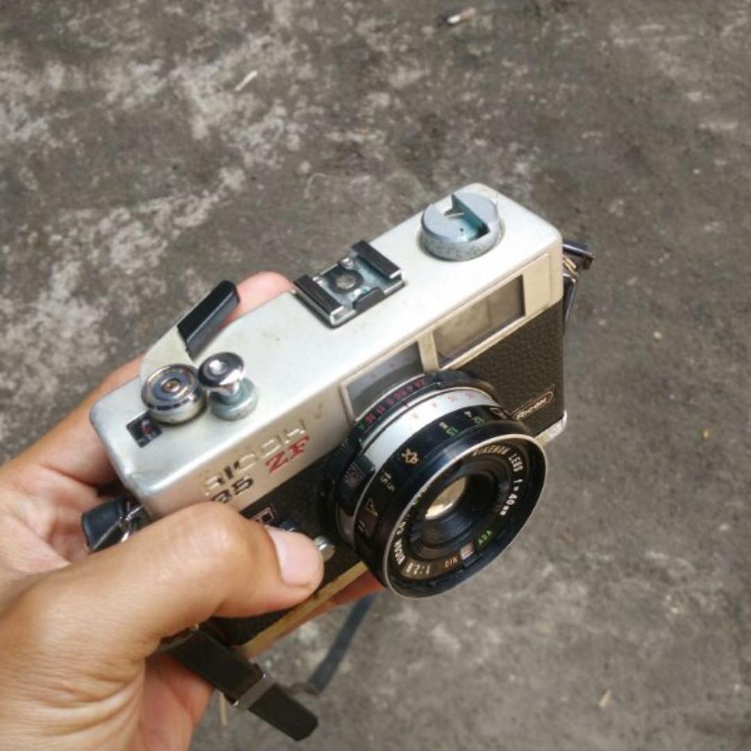 kamera analog antik lawas jadul Ricoh 35zf, Fotografi di Carousell