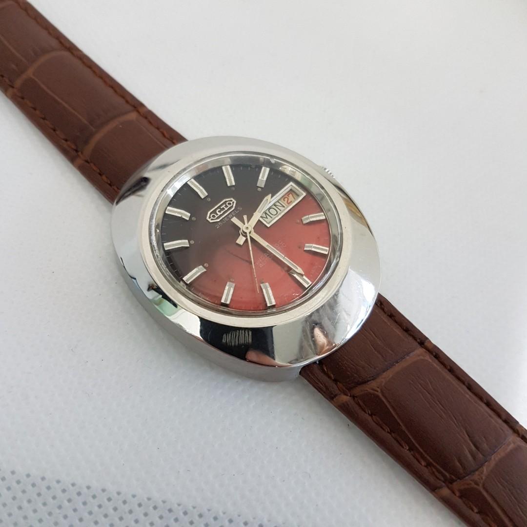 Octo Swiss Automatic Vintage Watch, Luxury, Watches on Carousell