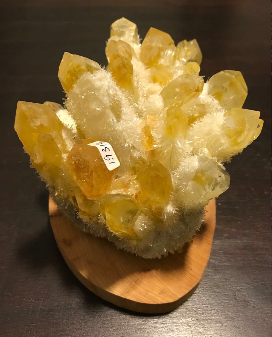 1.931KG LARGE YELLOW PHANTOM CLUSTERS, Everything Else on Carousell