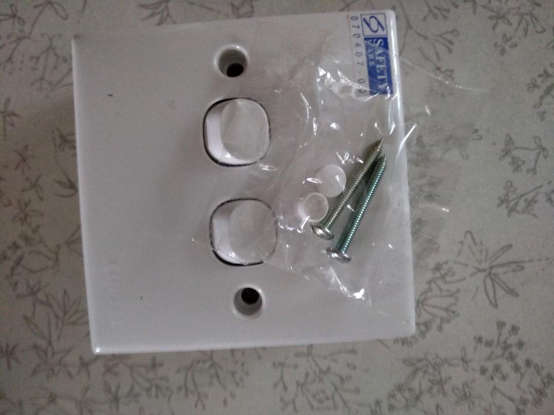 Clipsal 2-gang 1 way switch, TV & Home Appliances, Electrical, Adaptors ...