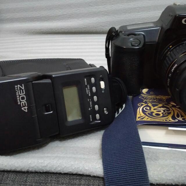 Canon EoS 1000F with detachable flash, Photography, Photography ...