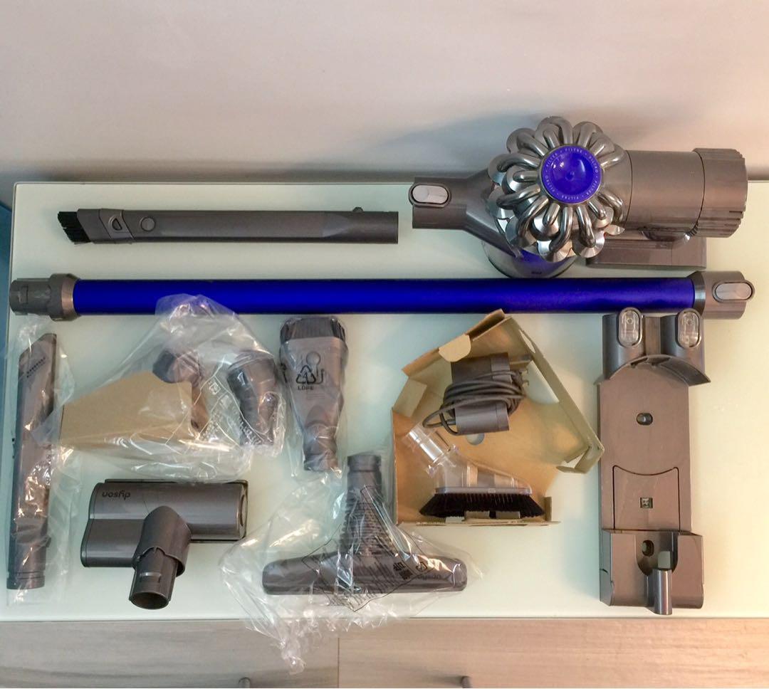 Dyson DC74 無線吸塵機, 家庭電器, 吸塵機 ＆ 家居清潔電器 - Carousell