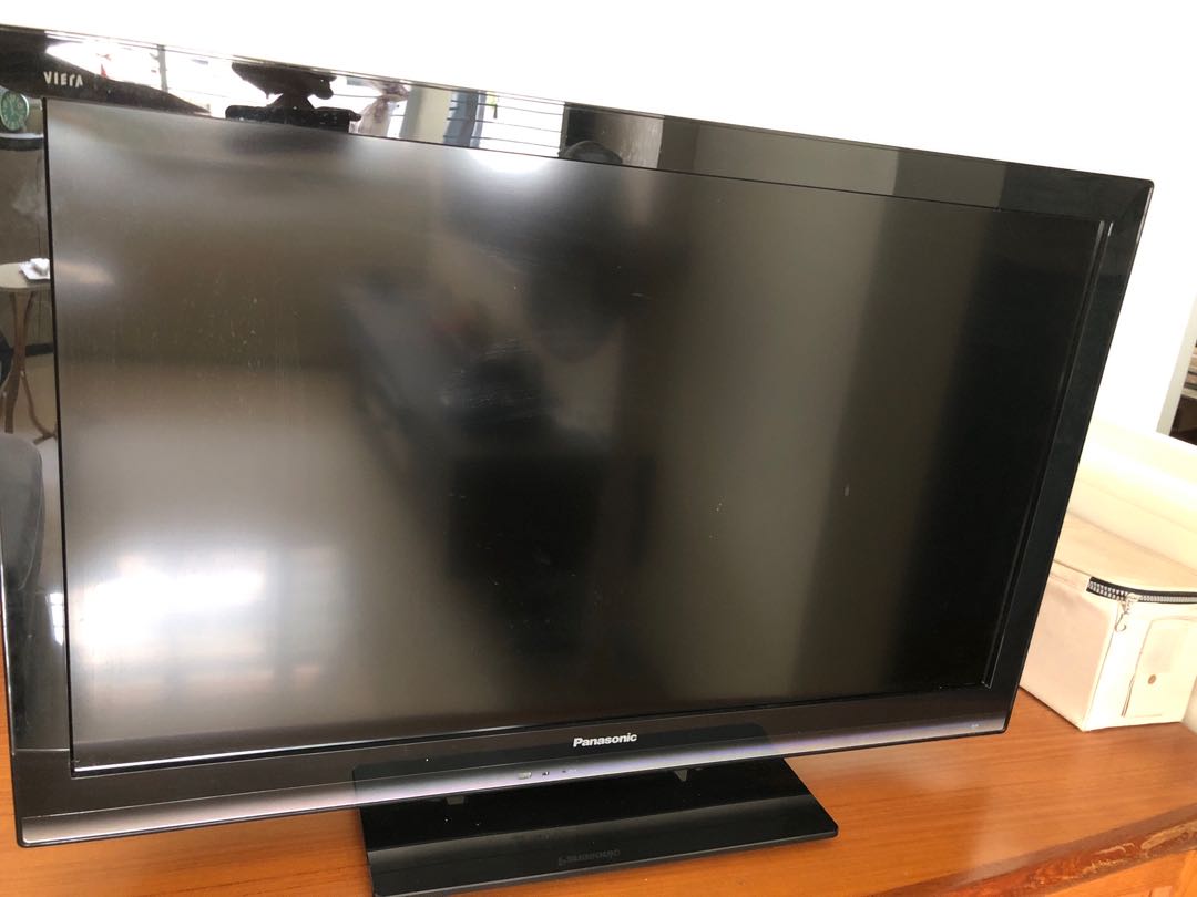 Panasonic 32 inch LCD TV, TV & Home Appliances, TV & Entertainment, TV ...