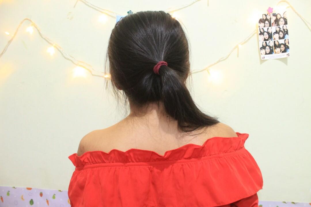 Red Sabrina, Fesyen Wanita, Pakaian Wanita di Carousell