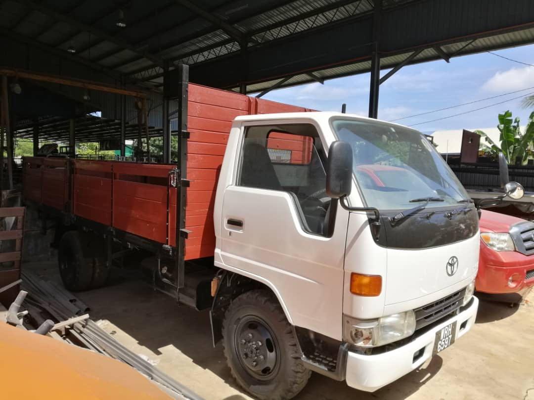 Toyota Lori Cargo BU162, Cars, Cars for Sale on Carousell