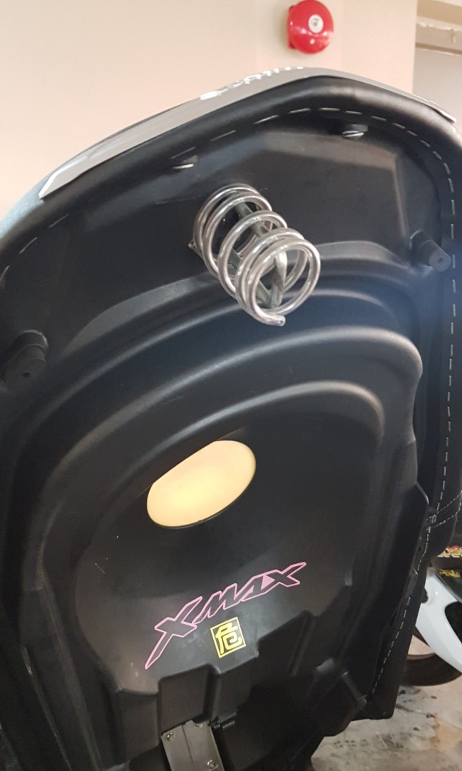 Under Seat Recoil Spring for Yamaha X-Max, Motorcycles, Motorcycle ...