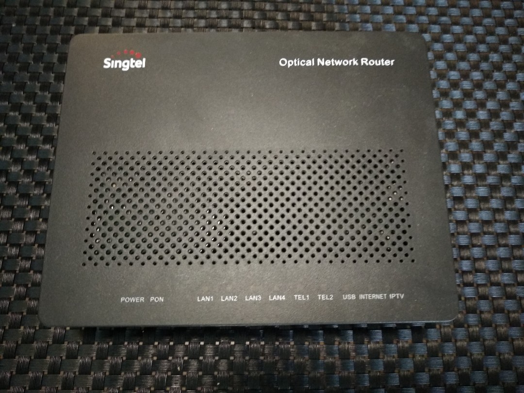 Huawei echolife hg8244h (singtel fibre onr), Computers & Tech, Parts ...