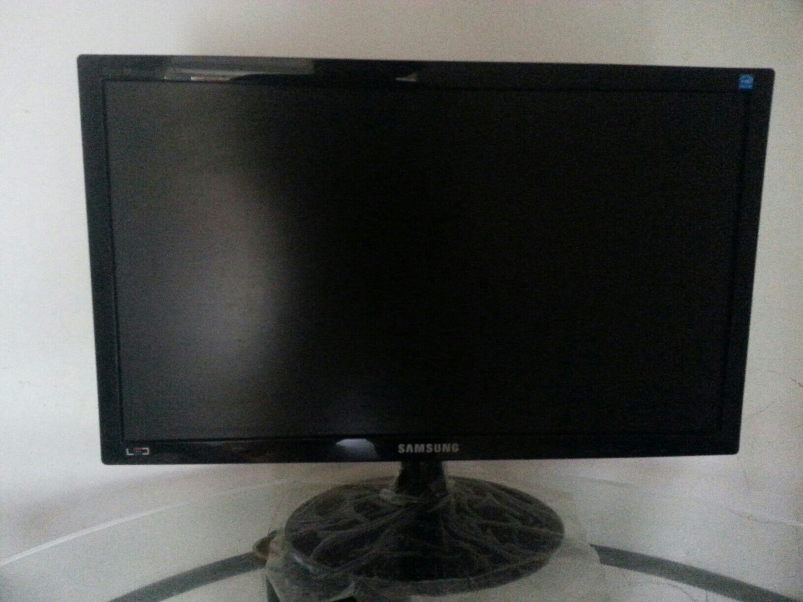 Samsung "20 LED PC Monitor, Computers & Tech, Desktops on Carousell