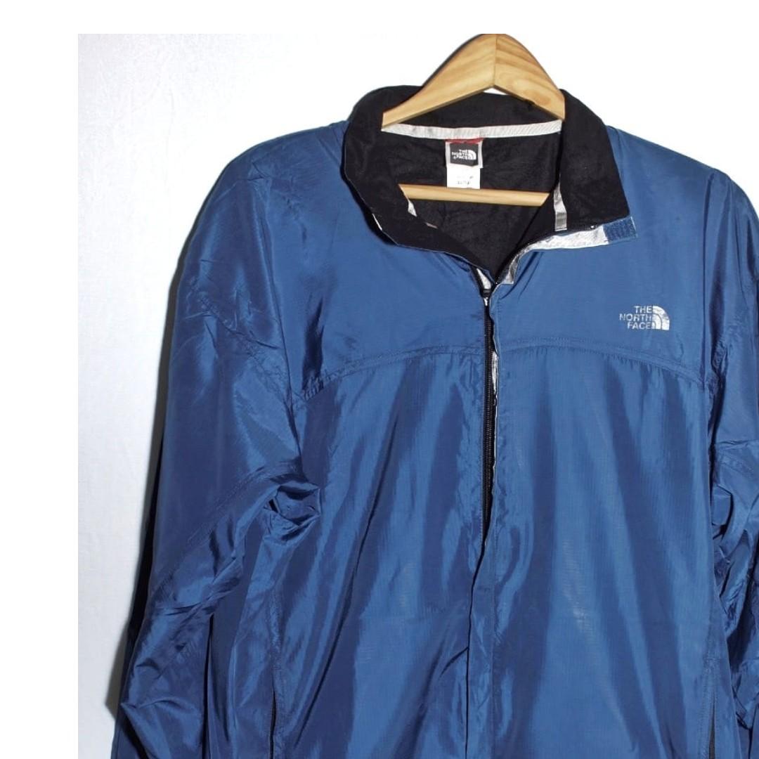The North Face stow pocket, Fesyen Pria, Pakaian di Carousell
