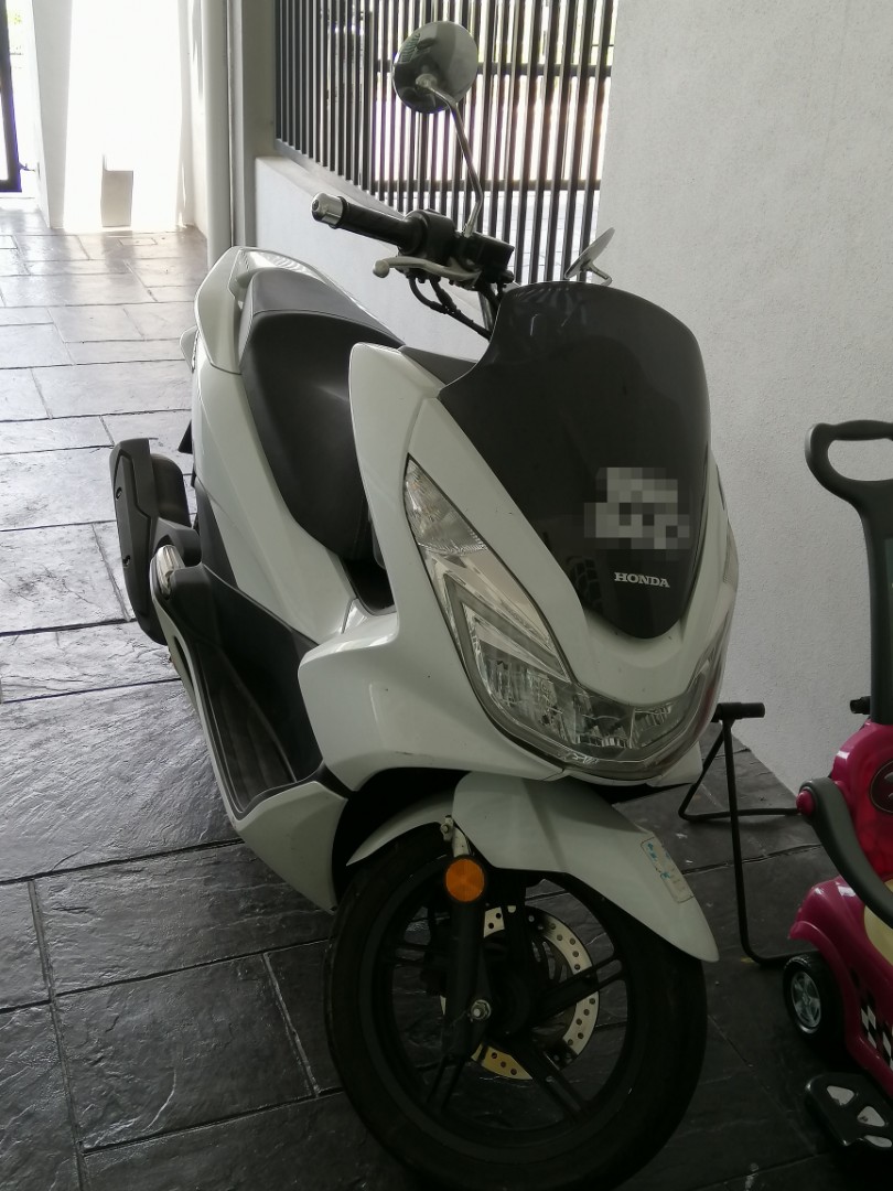 Honda PCX V3 2015, Motorbikes on Carousell