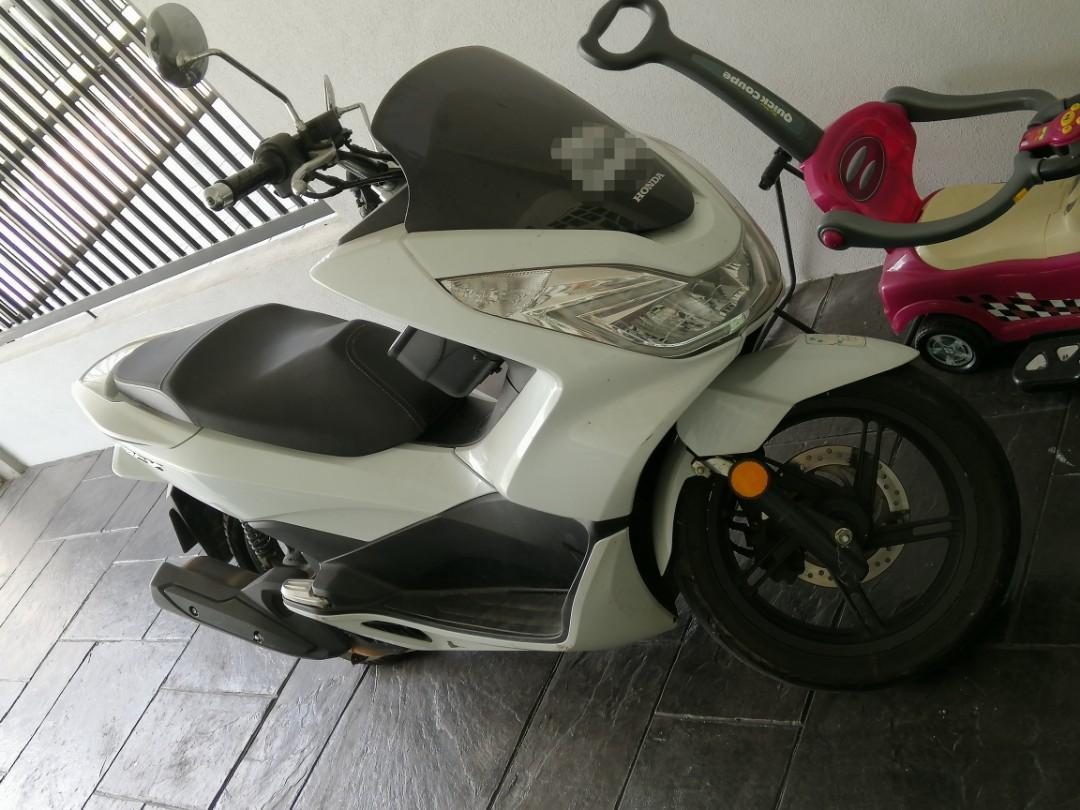 Honda PCX V3 2015, Motorbikes on Carousell