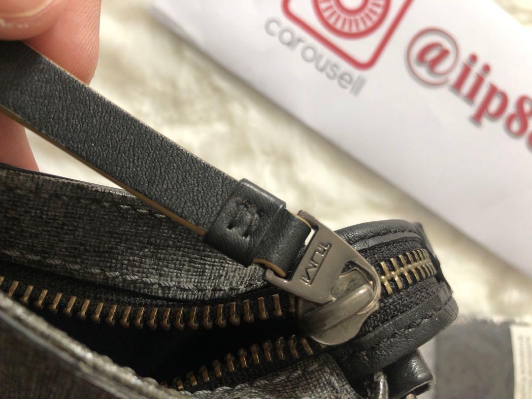 Tumi Capri Crossbody (ID Lock), Fesyen Pria, Tas & Dompet di Carousell