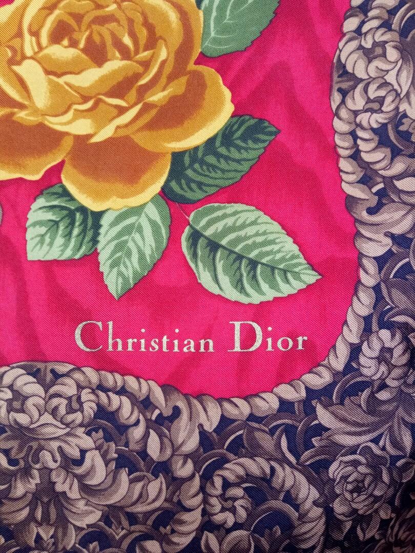 Authentic christian dior silk scarf, Barang Mewah, Aksesoris di Carousell