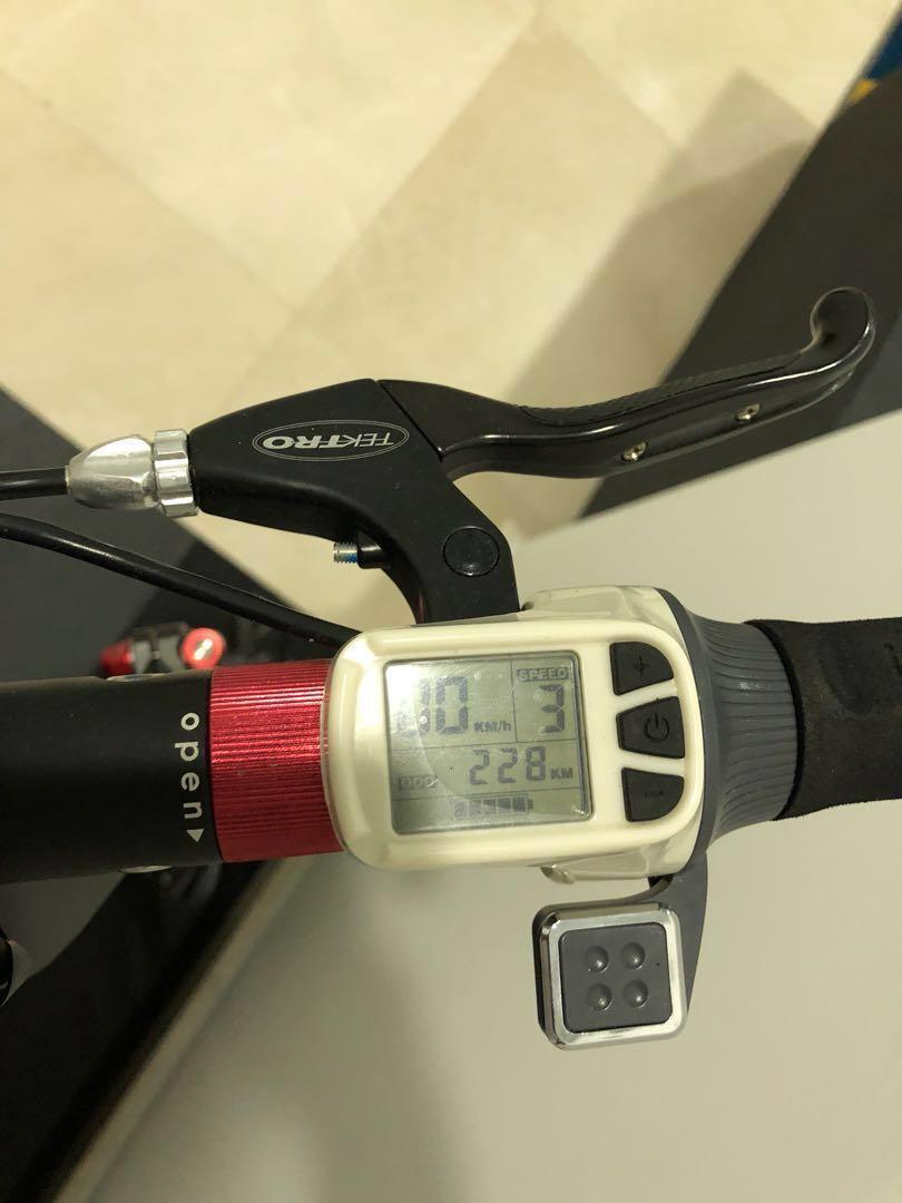 Inokim Light 2 with ~60km range battery + extras, Sports Equipment ...