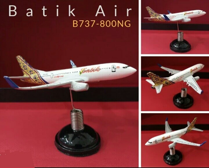 REPLIKA MINIATUR PESAWAT BATIK AIR, Toys & Collectibles, Mainan di ...
