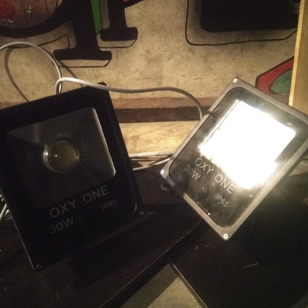 LED Spot Light Lampu Limpah, Furniture & Home Living, Gardening ...