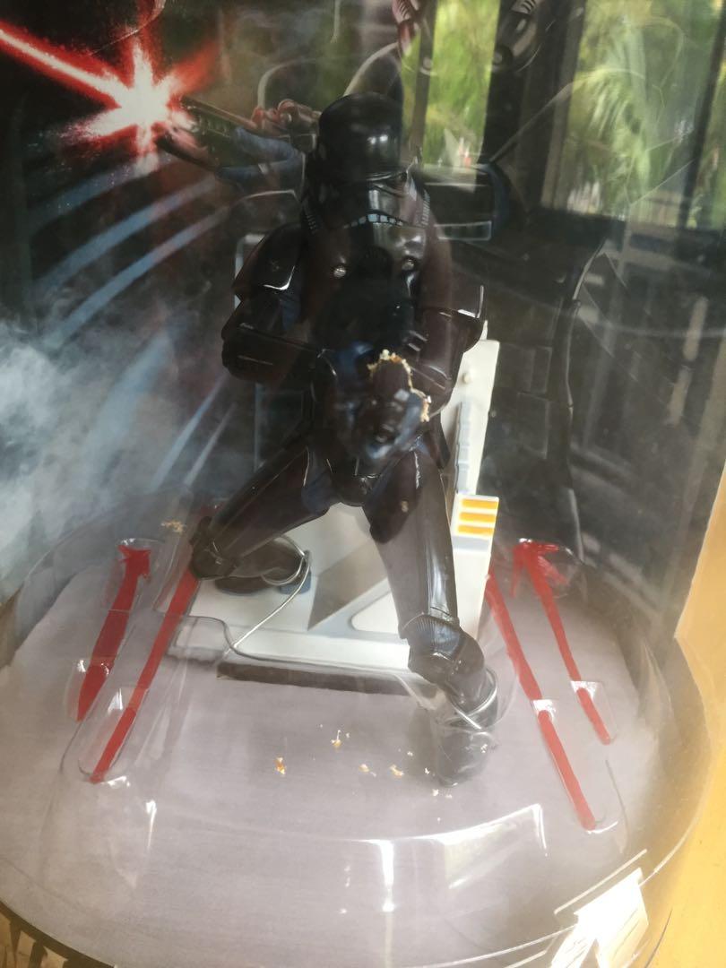 Star Wars Force Unleashed Shadow Stormtrooper Portrait Figurine 10 inch ...