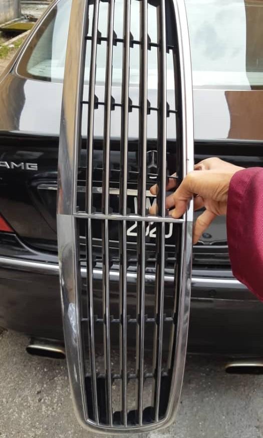 W211 front grill (non facelift), Auto Accessories on Carousell