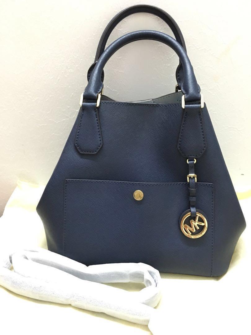 Authentic MK Handbag , Women's Fashion, Bags & Wallets, Purses ...