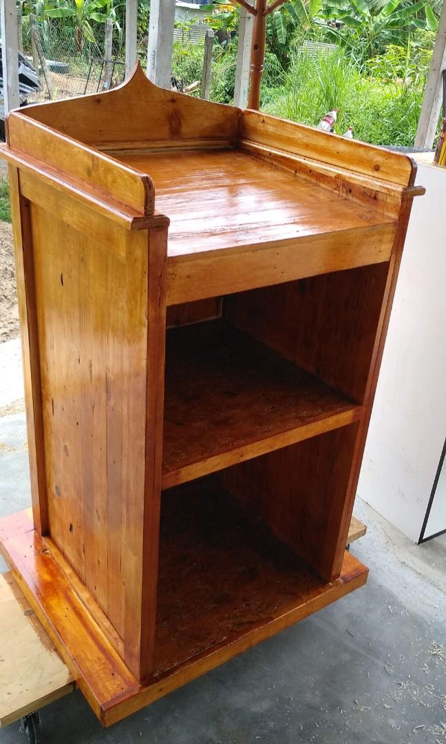 Meja berucap, Furniture & Home Living, Furniture, Chairs on Carousell