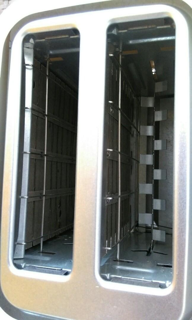 Used toaster in good condition, TV & Home Appliances, Kitchen ...