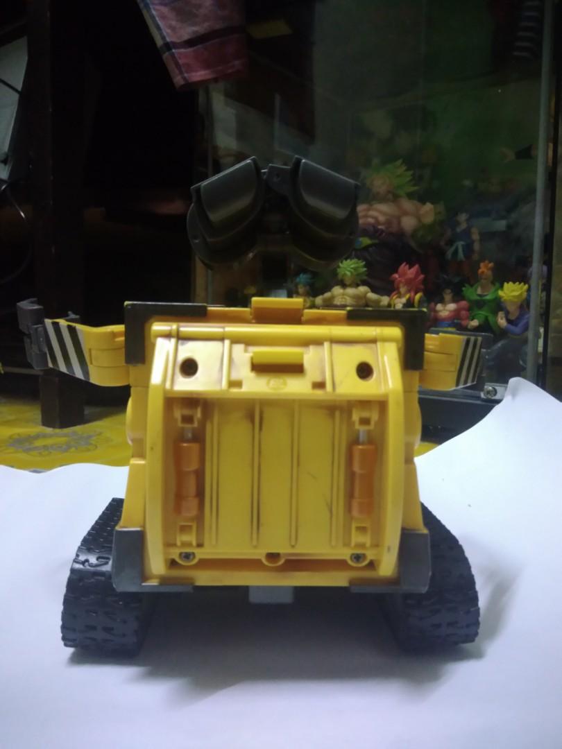 Wall e anime figure PVC, Hobbies & Toys, Collectibles & Memorabilia ...